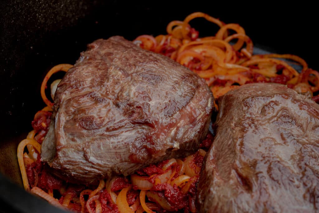 Ochsenbäckchen aus dem Dutch Oven | Futterattacke.de